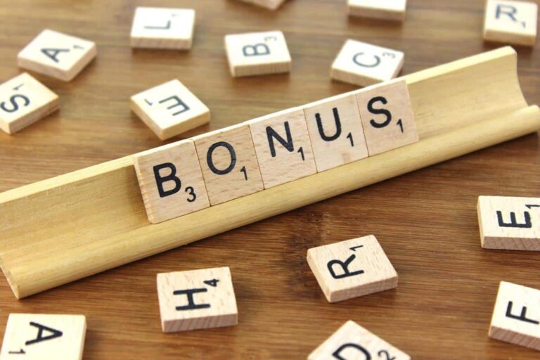 7 Jenis Bonus Karyawan yang Dapat Anda Berikan di Perusahaan - Sleekr